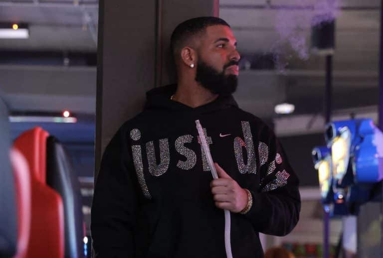 Drake 'CLB' albuma a második héten is vezeti a lemezeladási listát