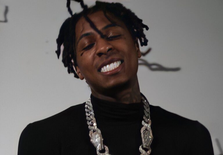NBA YoungBoy ledobta "Richest Opp" című új albumát, melyen Drake-nek is ...